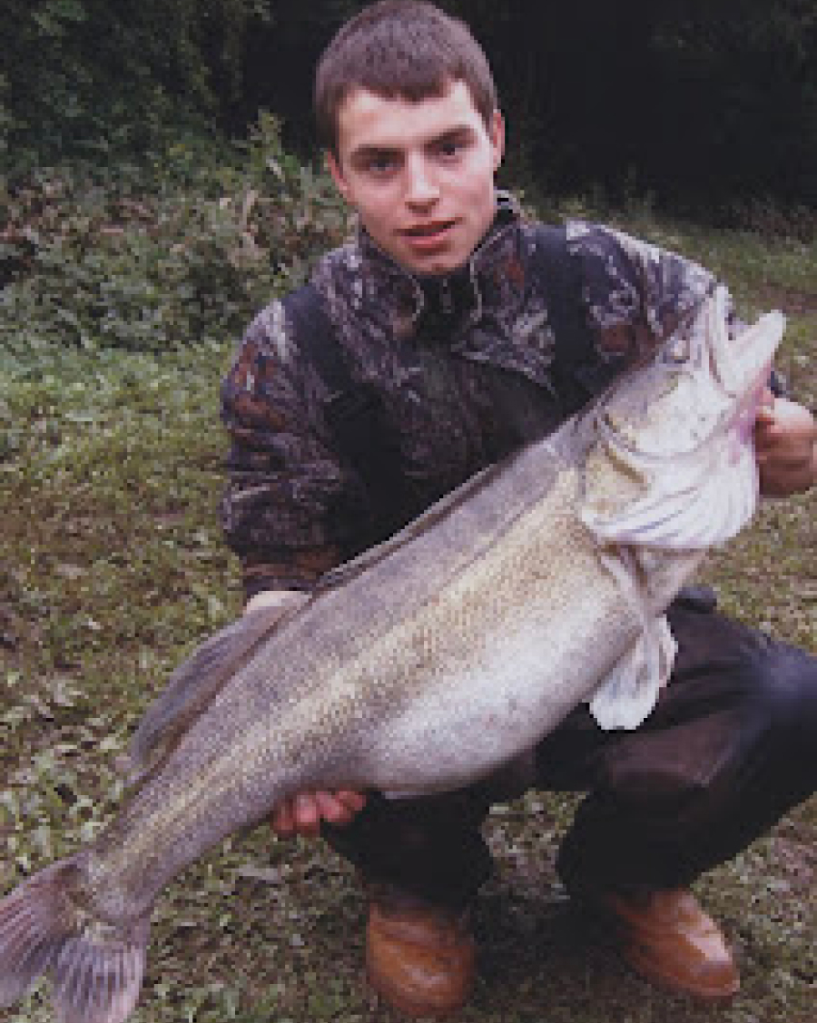 What is the Largest Zander Ever Caught in the UK? - Predator Fishing World