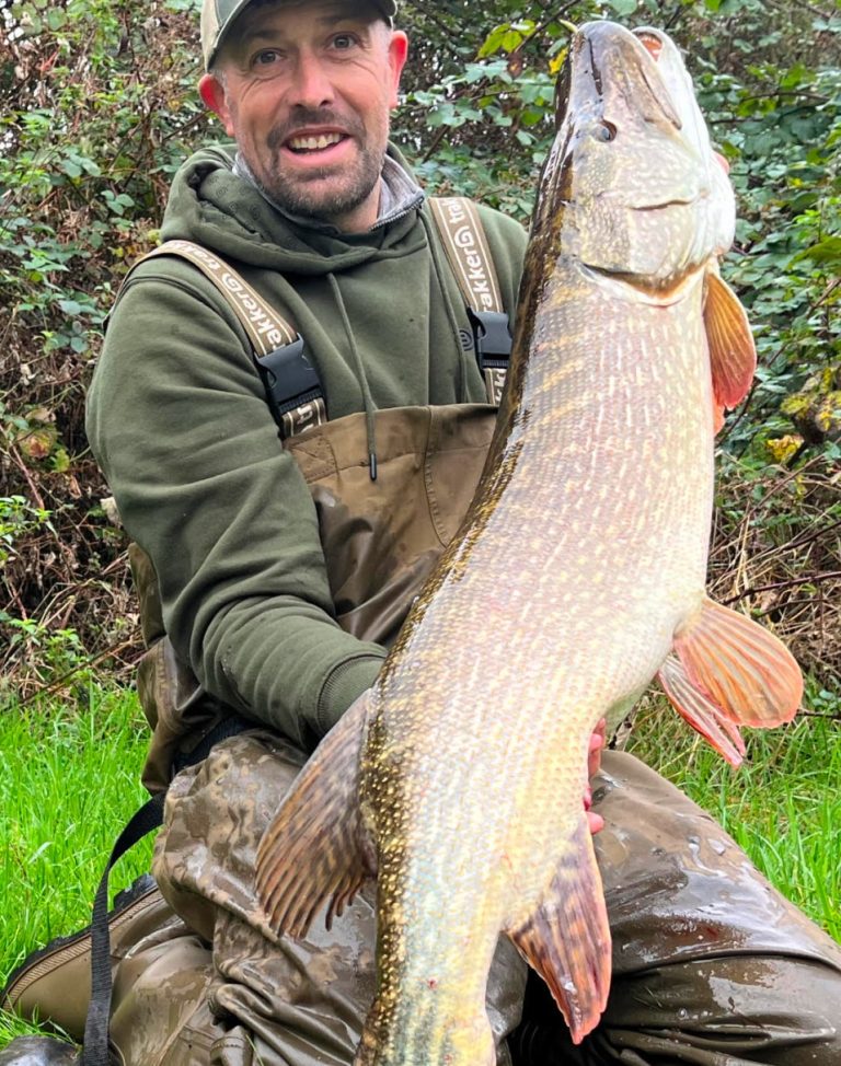 Float Fishing for Pike with Julian Chidgey - Predator Fishing World